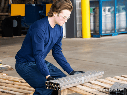 Safe Techniques For Carrying Heavy Or Bulky loads At Work | Neathouse ...